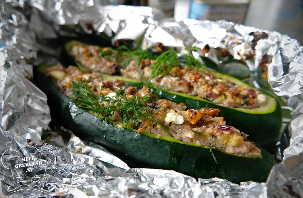 Fylld zucchini med fetaost och valnötter - mittgrekland.se